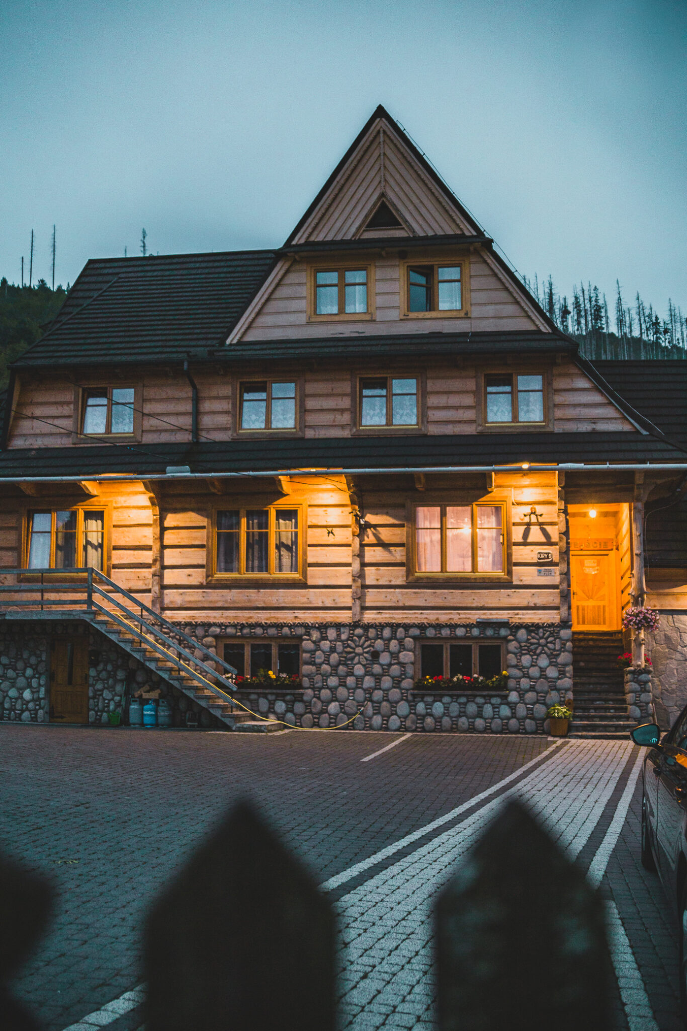 Kiry 9 - noclegi blisko szlaków